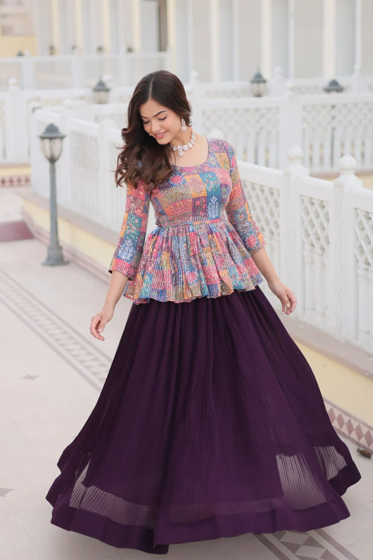 25 Mehndi Outfit Ideas for Wedding Guests - Vogue Tidings